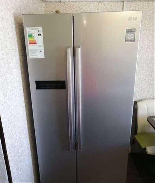 Холодильник LG сайбайсай