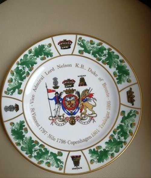 Фарфоровая тарелка с геральдикой, Англия