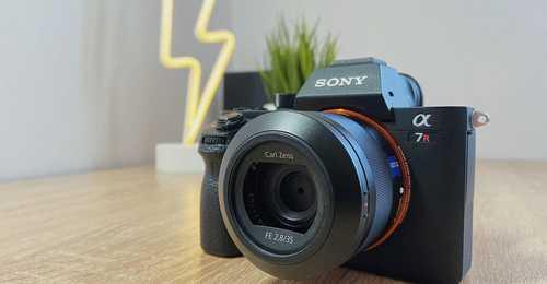 Sony A7r2 (Combo Kit)