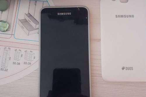 Телефон Samsung SM-J320F/DS