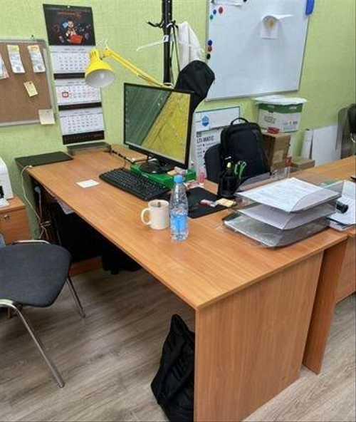 Стол офисный с подставкой под пк
