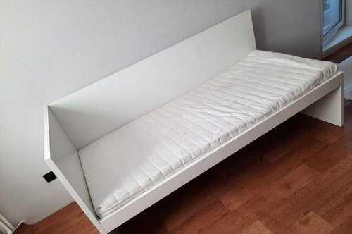 Кровать односпальная с матрасом бу(икеа)