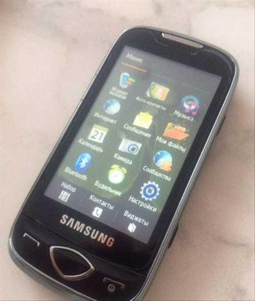 Телефон Samsung GT-S5560