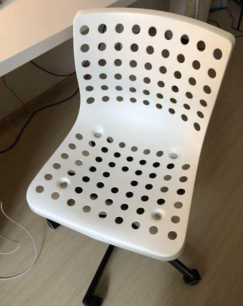 Рабочий стул IKEA на колесиках