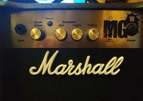Транзисторный комбоусилитель Marshall MG10