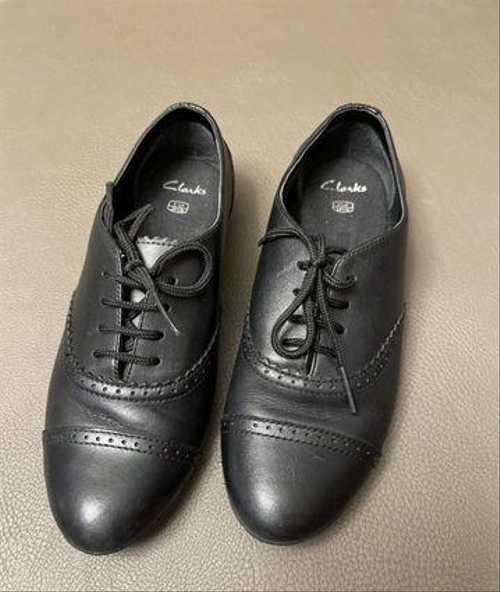 Туфли для девочки Clarks 32 р