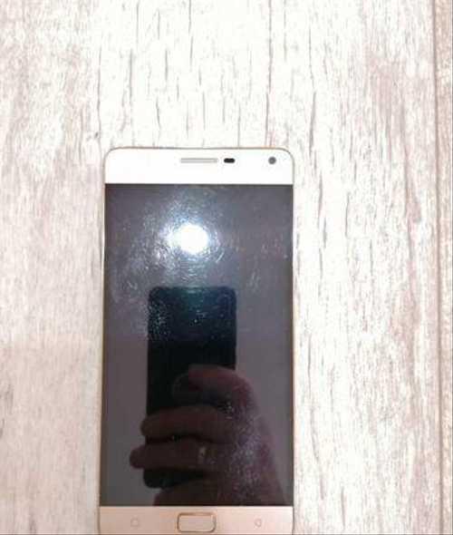 Телефон Lenovo Vibe p1