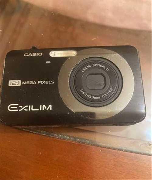 Компактный фотоаппарат Casio Exilim