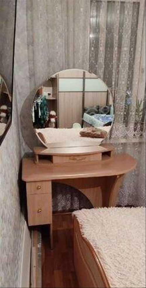 Туалетный столик женский с зеркалом