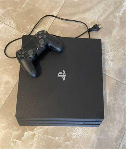 Sony PlayStation 4 Pro 1TB с играми