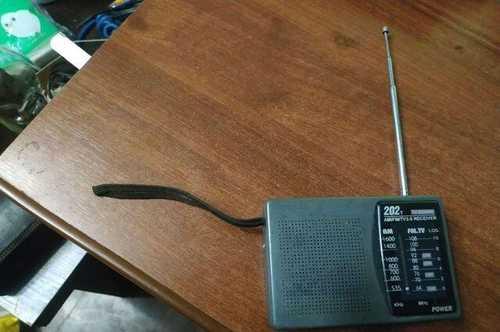 Винтажный раритетный радиоприемник Tecsun R202T