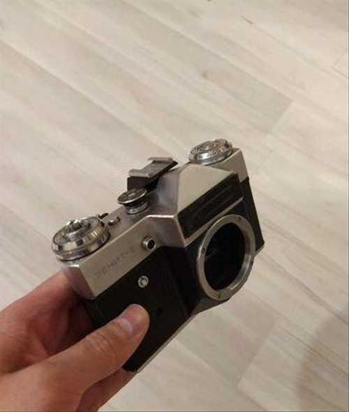 Плёночный фотоаппарат Зенит-е (body)