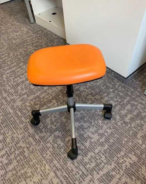 Стул Steelcase B Free на колесиках