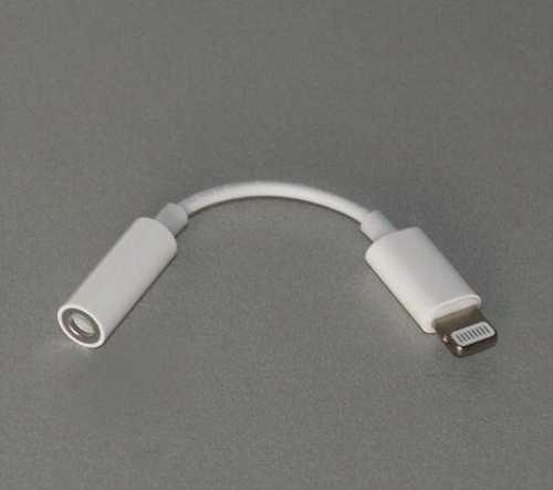 Б/У Apple Lightning to headphone Jack Adapter AUX