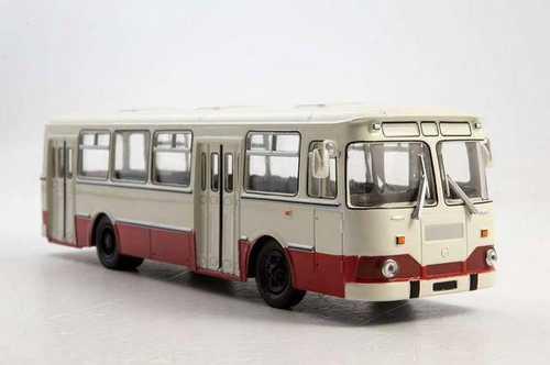 Лиаз-677М (бело-красный), Советский автобус
