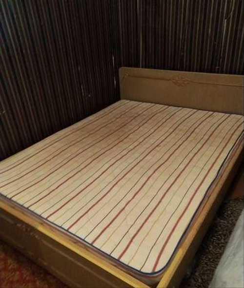 Кровать двухспальная с матрасом 195/145