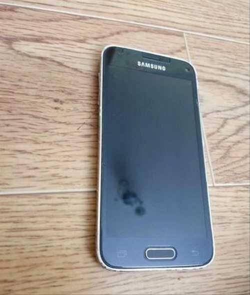 Телефон Samsung(возможен обмен)