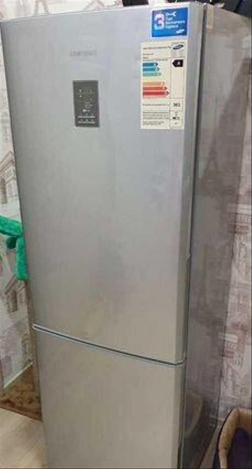 Холодильник б/у Samsung RL34ects1/BWT