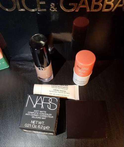 Laura Mercier, Nars, Clarins, Armani