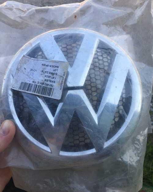 Эмблема решётки радиатора VW T5