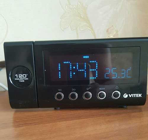 Радиоприемник-часы с проектором Vitek VT-3528
