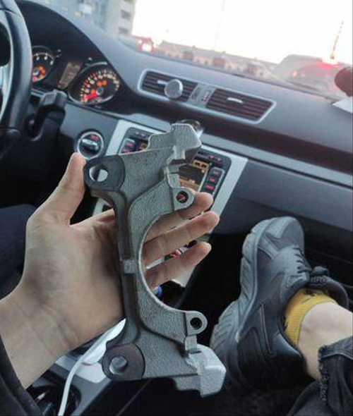 Скоба суппорта VAG