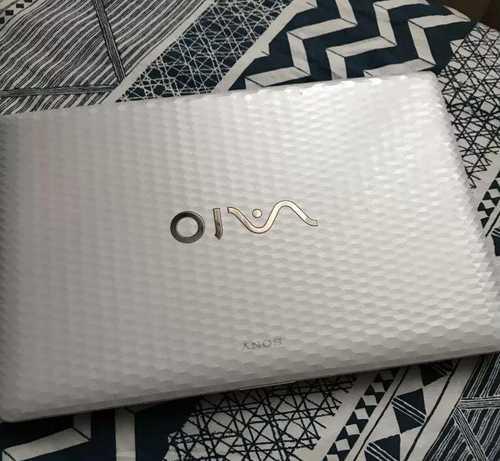Sony vaio VPC-EH1S1R