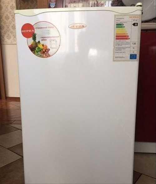 Холодильник бу маленький Supra RF92