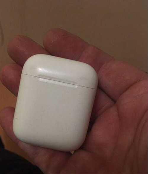Продам кейс airpods 1