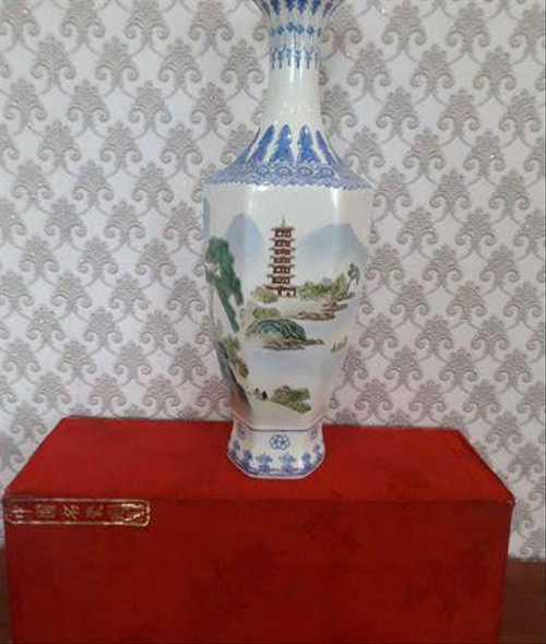 Ваза из костяного фарфора(Старый Китай)