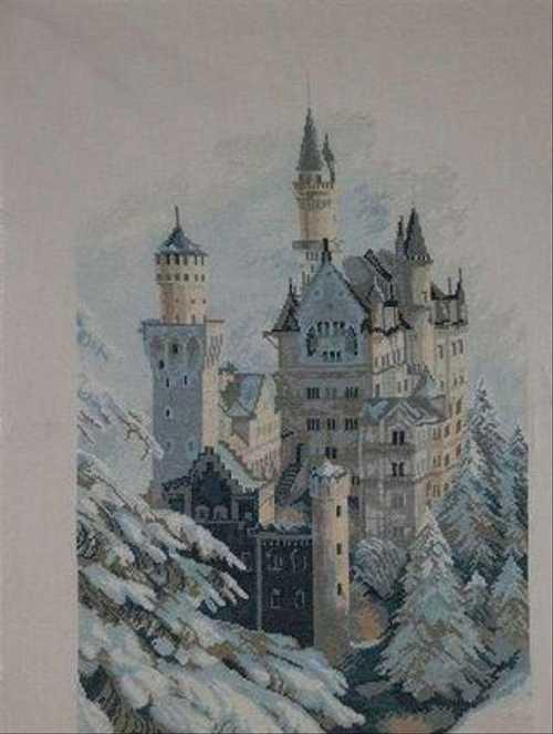 Картина вышитая крестом "Замок зимой"