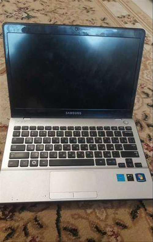 Нетбук Samsung NP305U1A