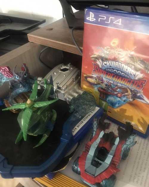 Игра ps4 Skylanders с 6 фигурками и базой
