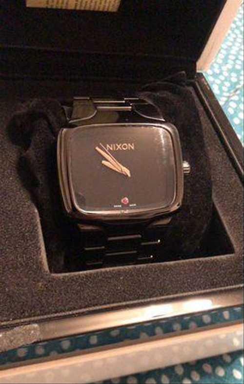 Nixon ceramic player