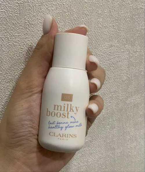 Крем тональный Clarins milky boost