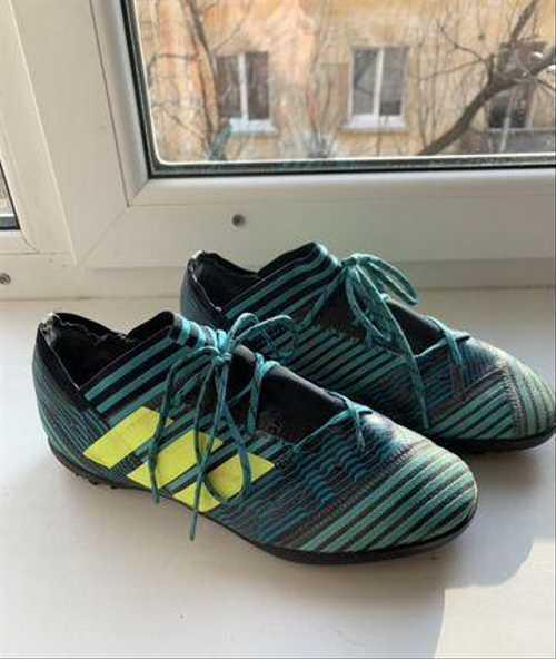 Футбольные бутсы adidas