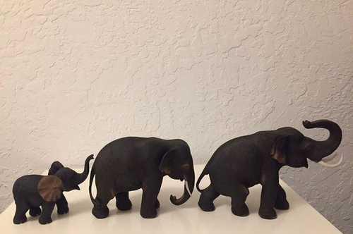 Семья слонов. Статуэтки слоны из тикового дерева
