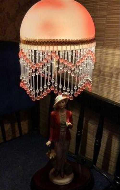 Лампа настольная викторианская лампа дама с зонтик