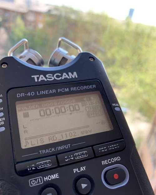 Tascam DR-40 рекордер