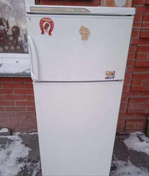 Холодильник двухкамерный stinol 242Q.002