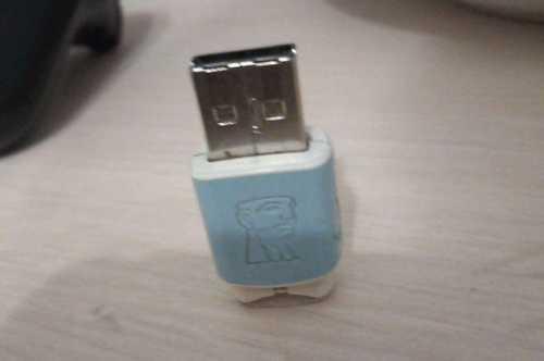 USB флешка Kingston