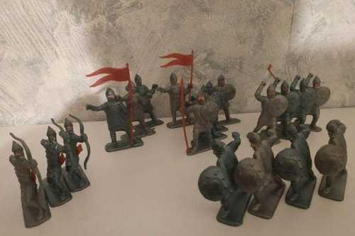 Игрушки СССР солдатики