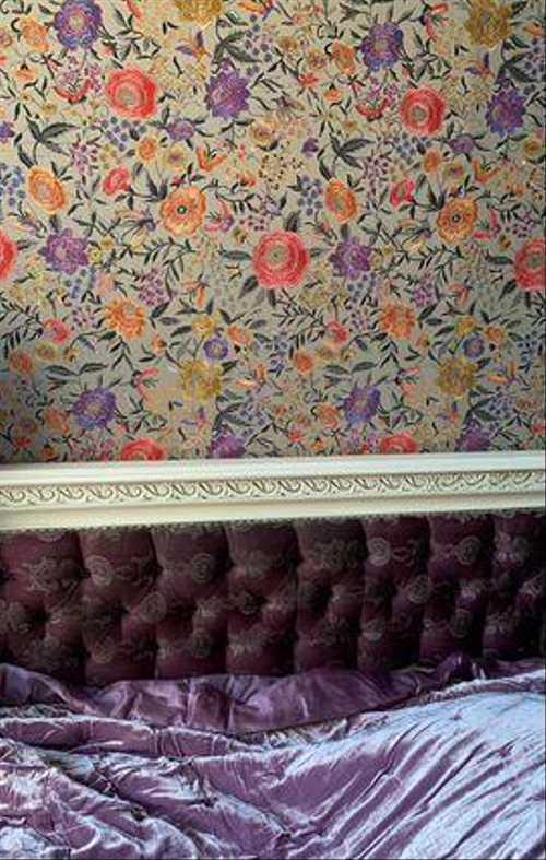 Красивый спальный гарнитур Людовик XVI массив