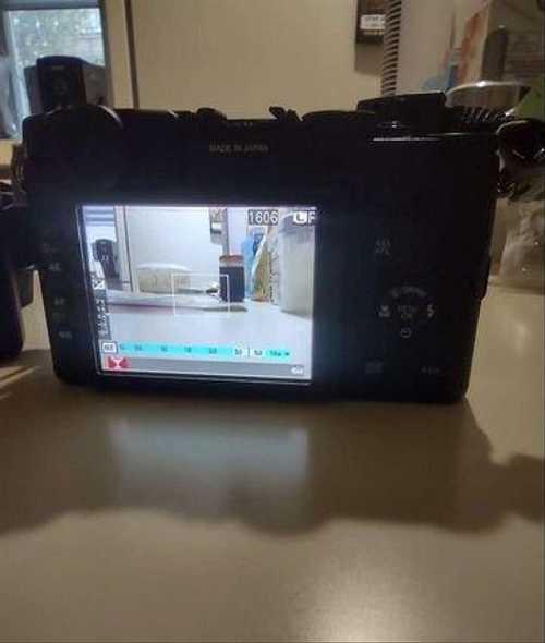 Компактный фотоаппарат Fuji X10