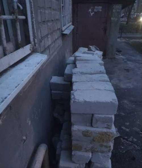 Продаю бу кирпичи