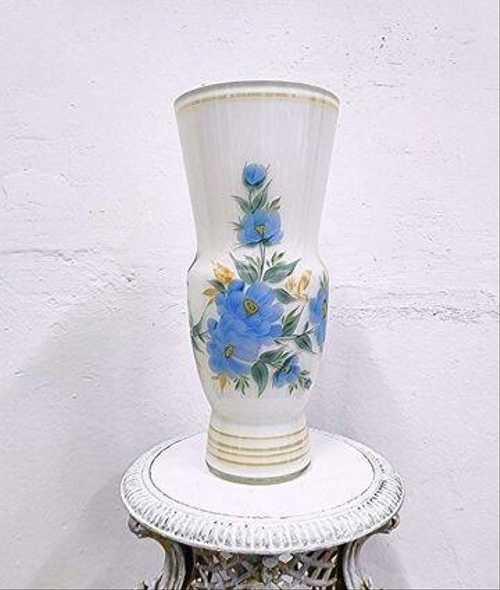 Большая ваза Молочное стекло, СССР белая