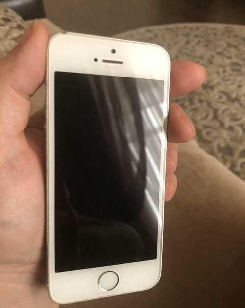 Телефон iPhone5 se