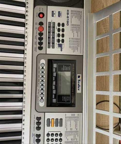 Синтезатор “tesler KB-6190”