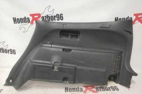 Обшивка багажника задняя правая Honda Stream RN1
