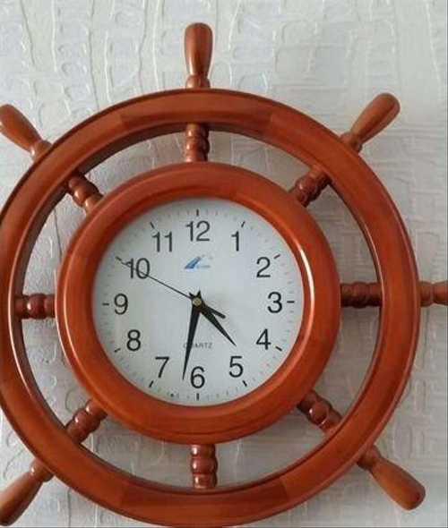 Часы настенные в виде штурвала корабля